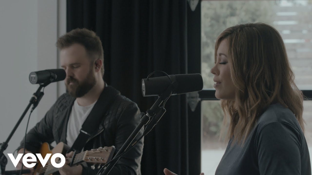 Kari Jobe, Cody Carnes - Cover The Earth (Acoustic) - YouTube