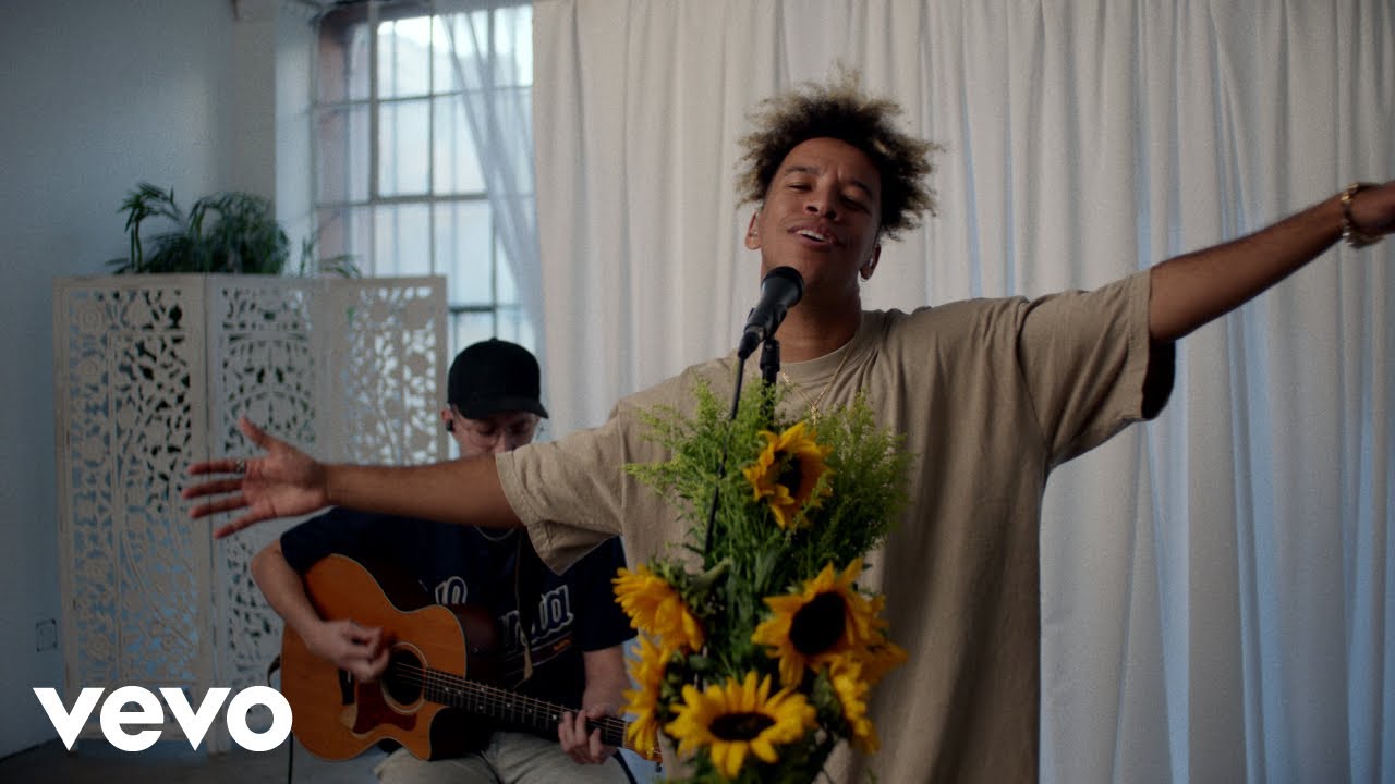 Malachiii - Free My Soul (Live Performance) - YouTube