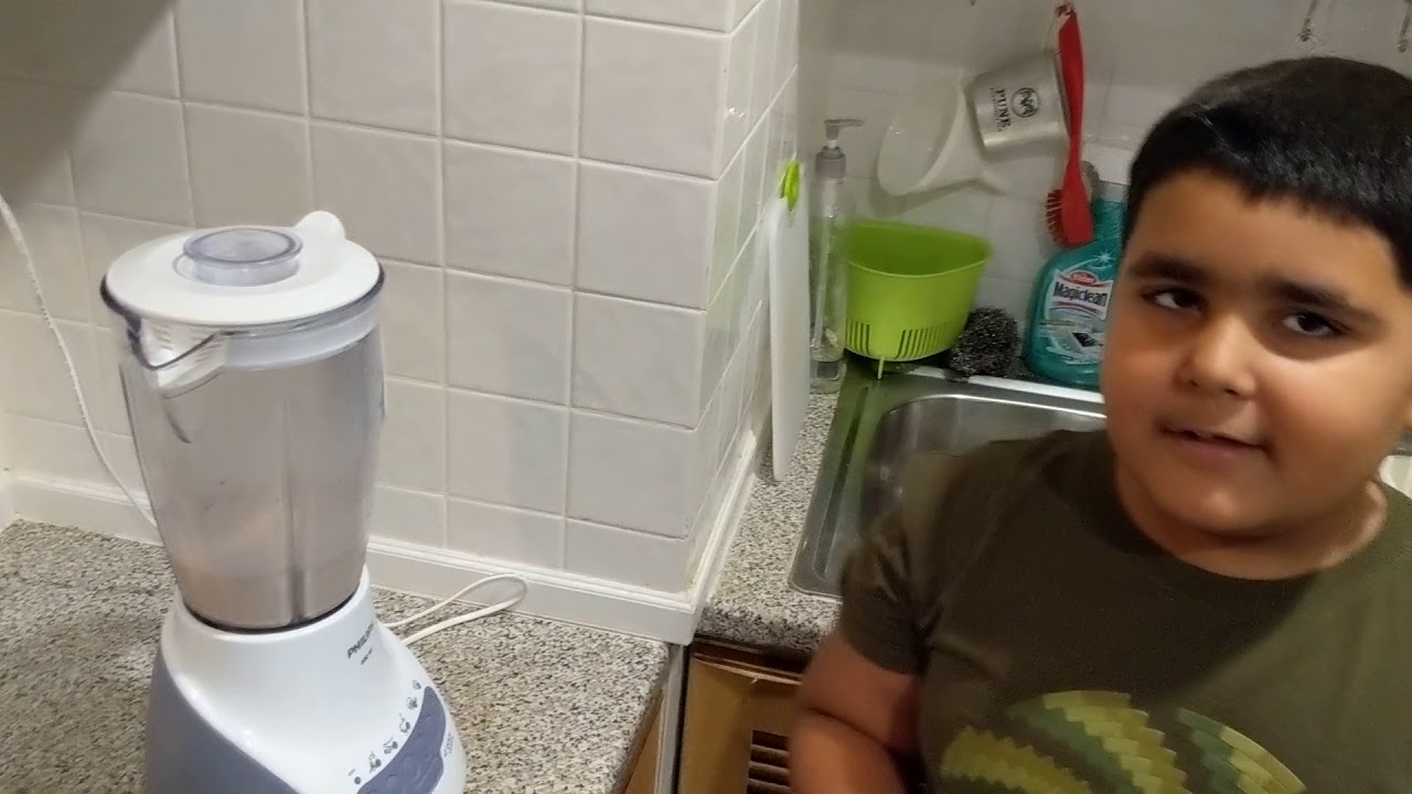 How to make a delightful 5 star milkshake more 7 year old - YouTube