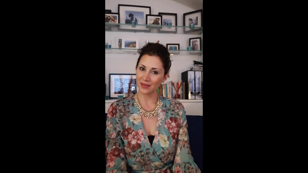 "Oltre tutto e tutti" , presentazione di Laura Bellotti - YouTube