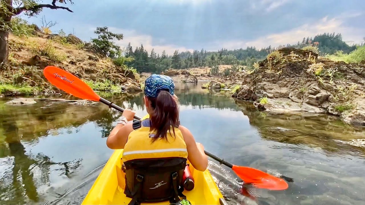 Tandem Kayaking on the Willamette River by Rock Island - YouTube