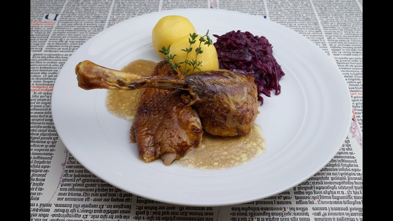 Gans mit Rotkraut und Erdäpfelknödel - Kochsalon auf ORF III - YouTube