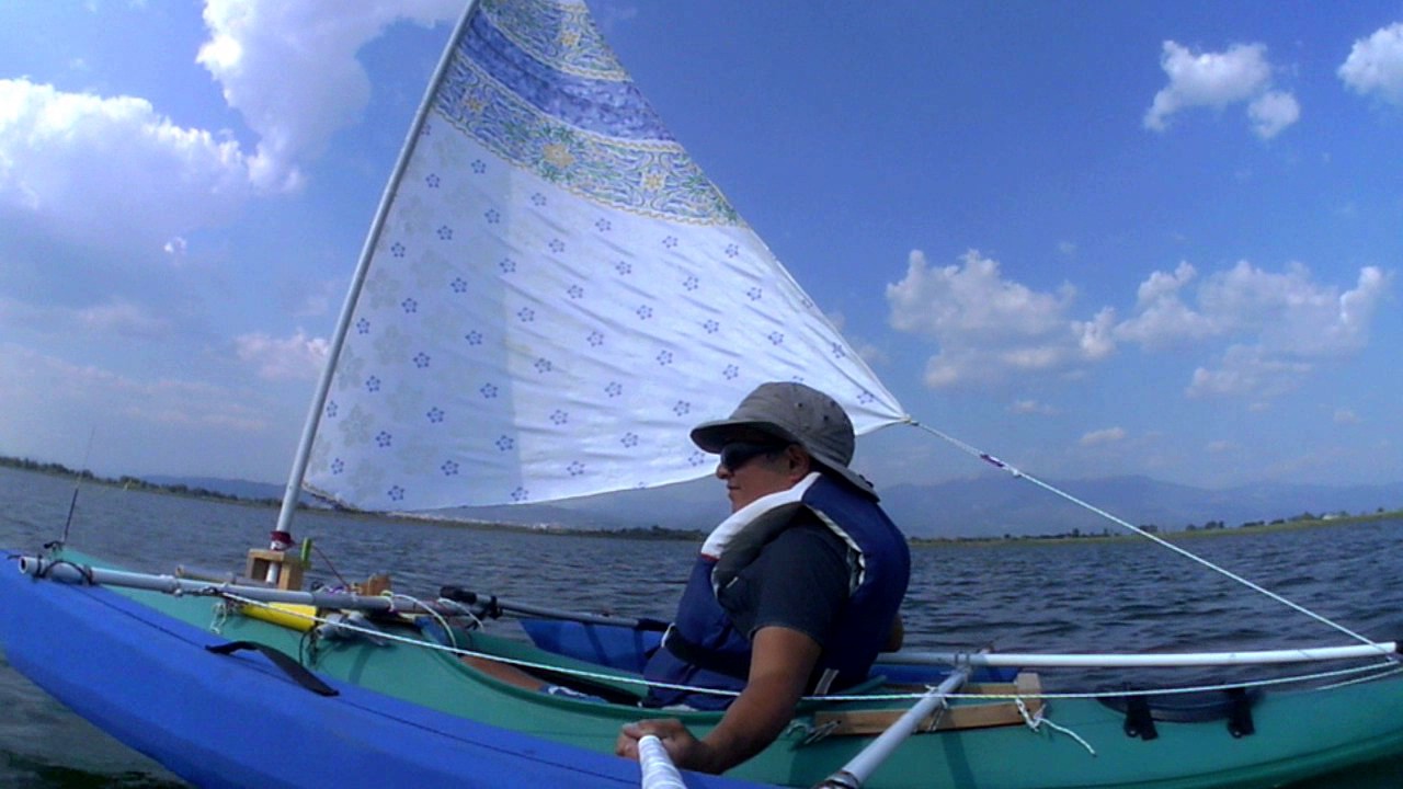 SAILING IN GREECE HOMEMADE KAYAK TRIMARAN - YouTube