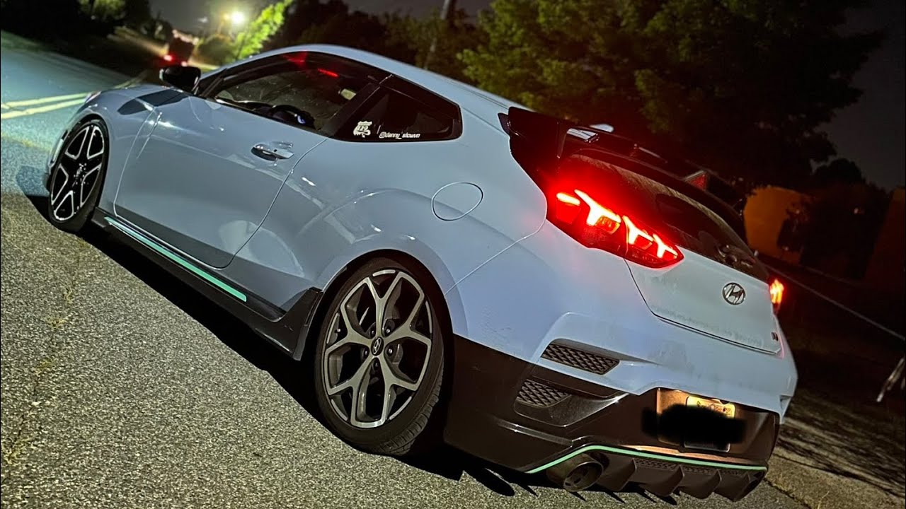 Veloster N does big burnout - YouTube