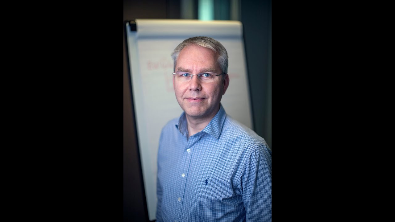 Rob van Eijk: Hyper-Nudging - YouTube