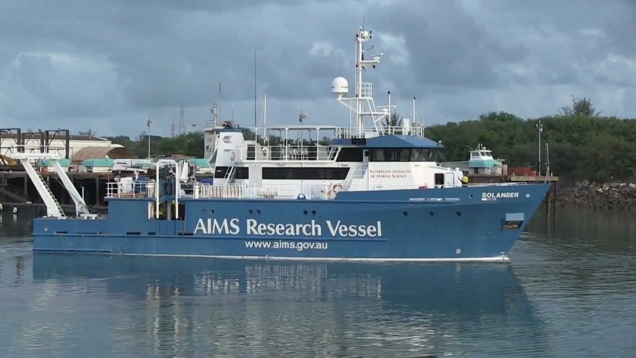 Boat Solander 9423463 AIMS Research Vessel departs Darwin - YouTube