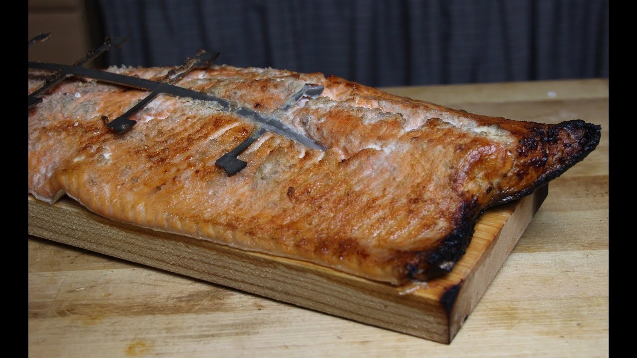 How to make FLAMED SALMON (for Juhannus Juhla) - english Grill- and BBQ ...