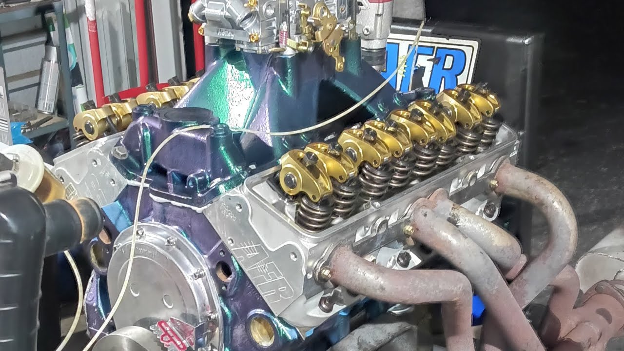 oil pressure on the 421 small block - YouTube