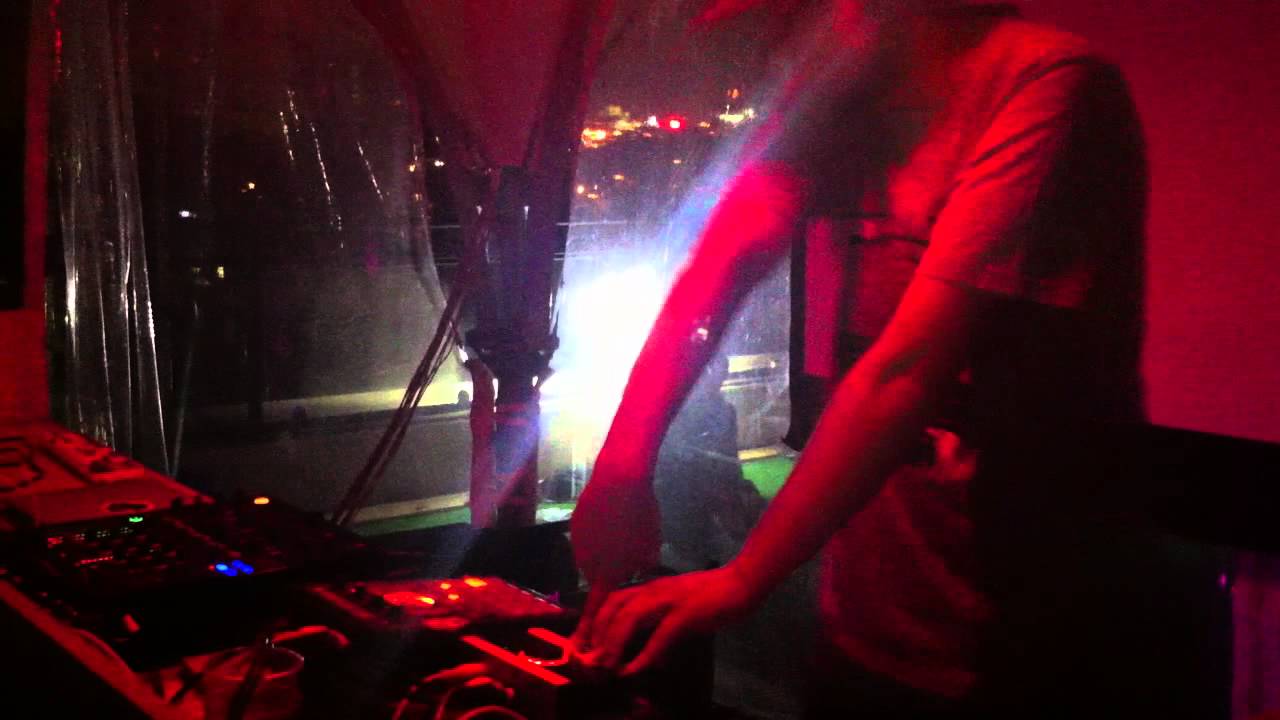 DZA , live @ RAD BBQ 2011 - YouTube