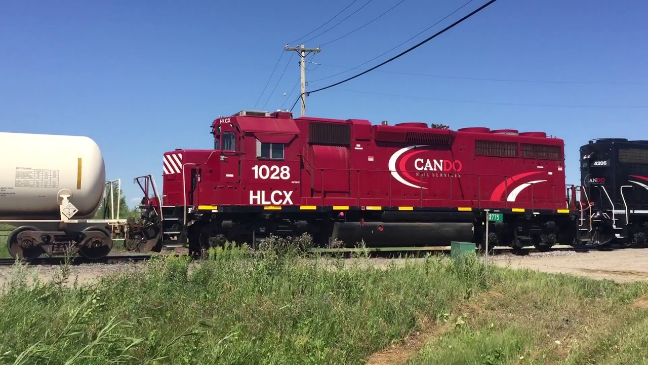 CANDO (HLCX) 1028, CCGX 4206, CCGX 1009 At North Transcona Yard. - YouTube