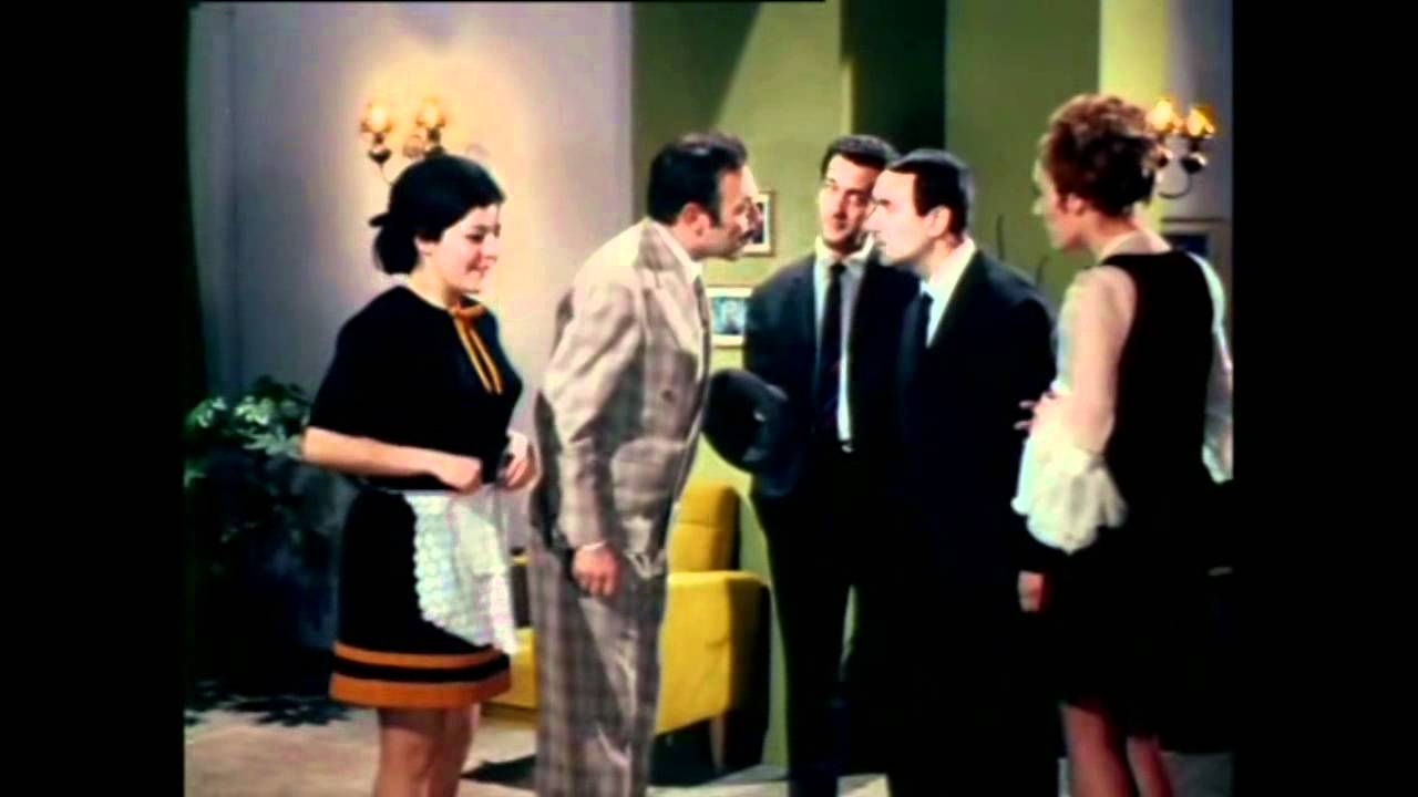 Μια Ιταλιδα στην Κυψελη (λα σουσουρελα) - YouTube