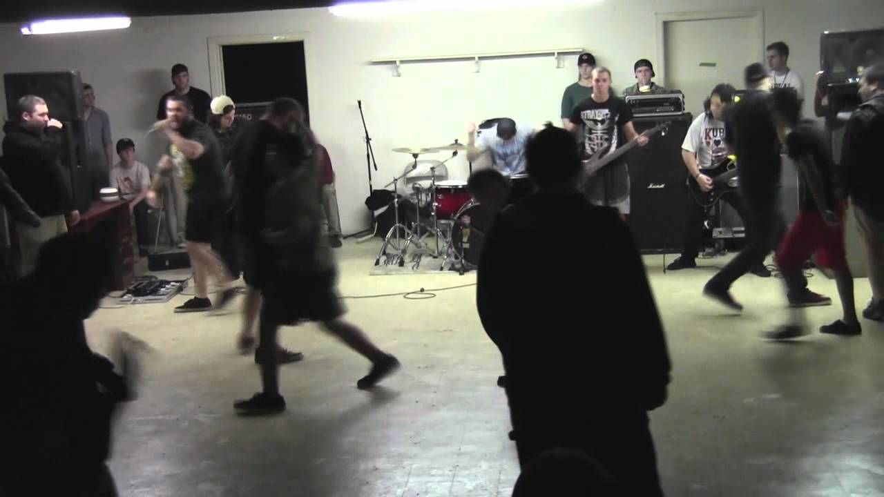 2x4 : Live in Flint - YouTube