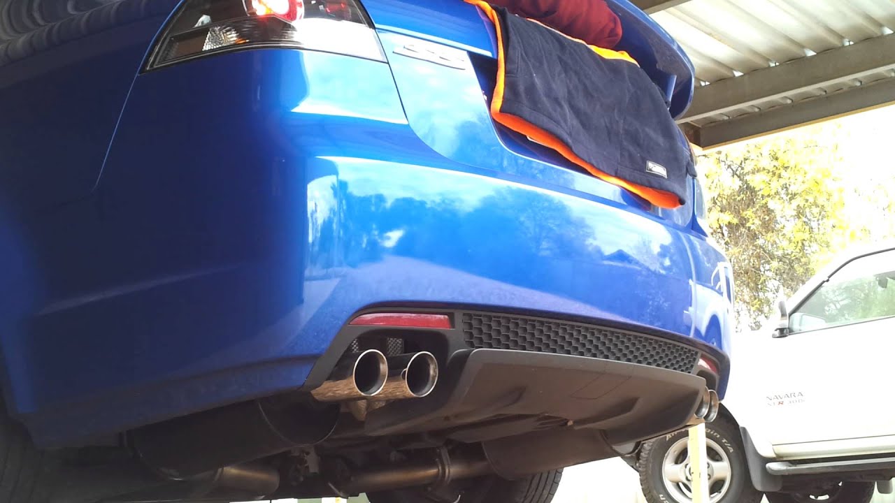 Ve ss pacemaker 2.5 cat back exhaust Hsv - YouTube