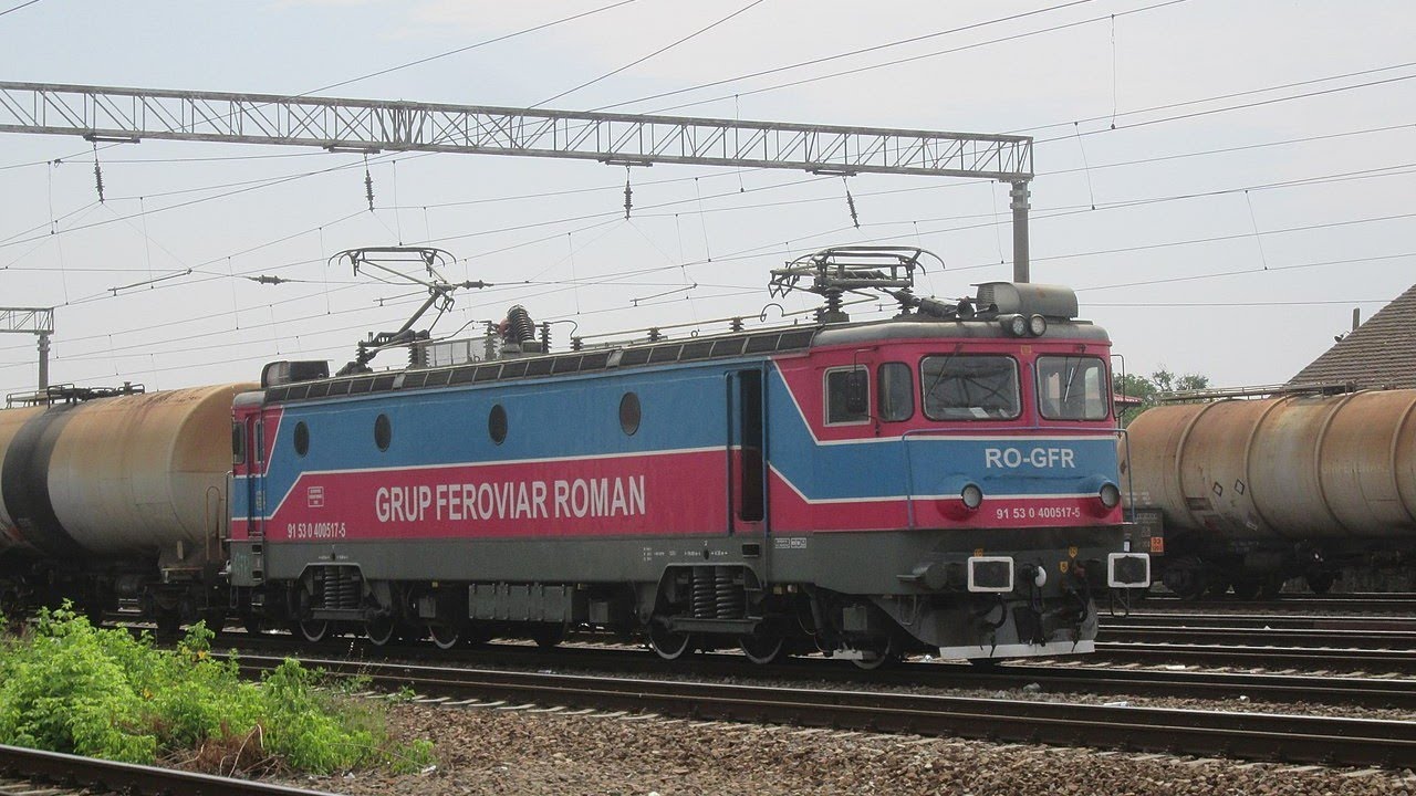 MARFAR PRIVAT DE LA GRUP FEROVIAR ROMAN CU 24 VAGOANE LA BORD TRECE ...