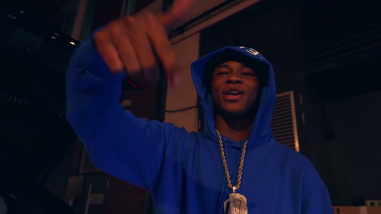 Akz - Trust [Music Video] - YouTube
