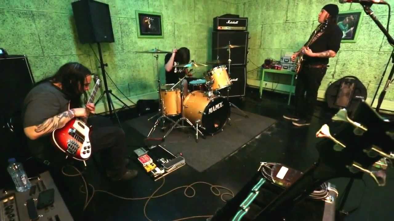 Sleep rehearse "Dopesmoker" at Roadburn - YouTube