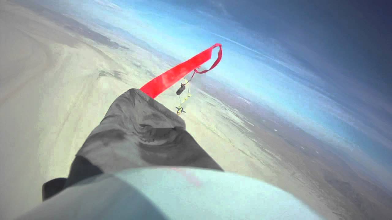 Iris Ultra 84" Slow Motion Parachute Deployment | Rocket Parachute ...