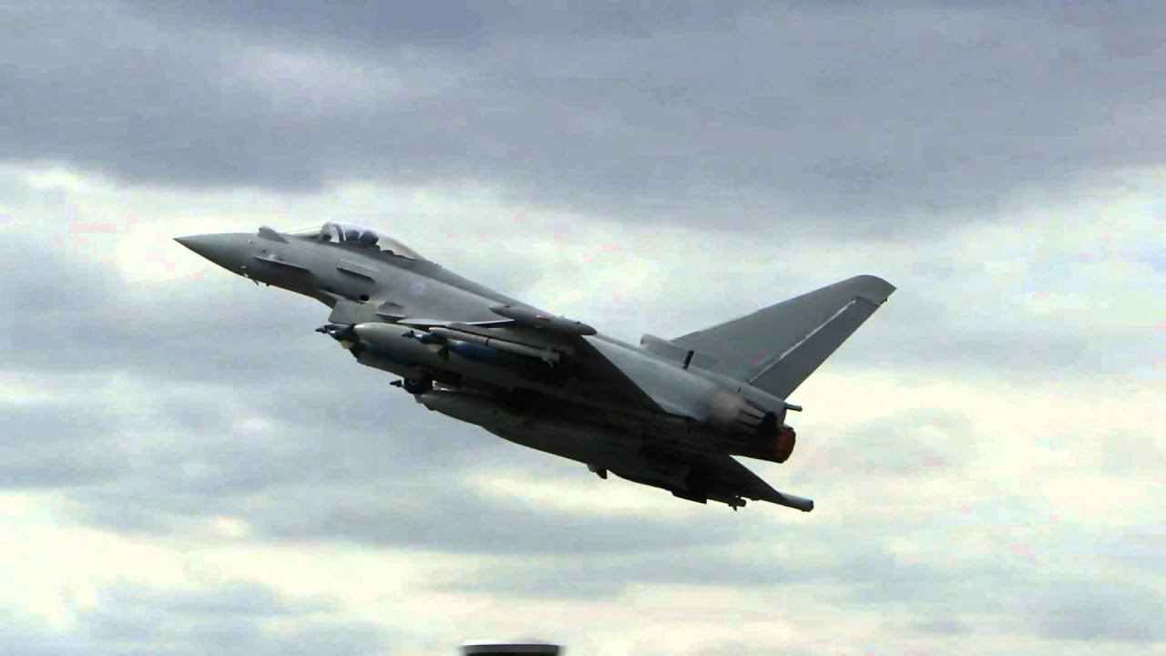 RAF TYPHOON EUROFIGHTER TAKE OFF FARNBOROUGH 2010 - YouTube
