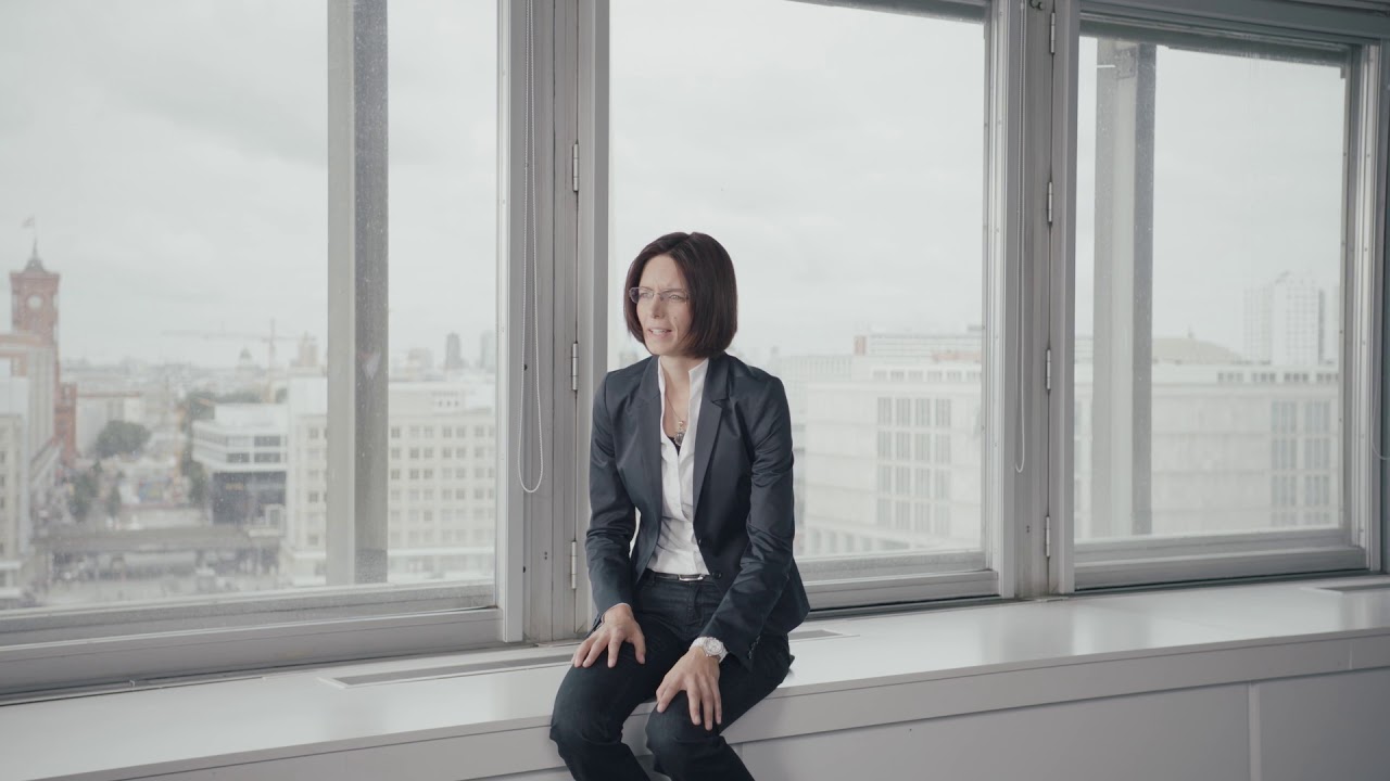 Krise als Chance: Unternehmenskrise vermeiden | Nicole Faller - YouTube