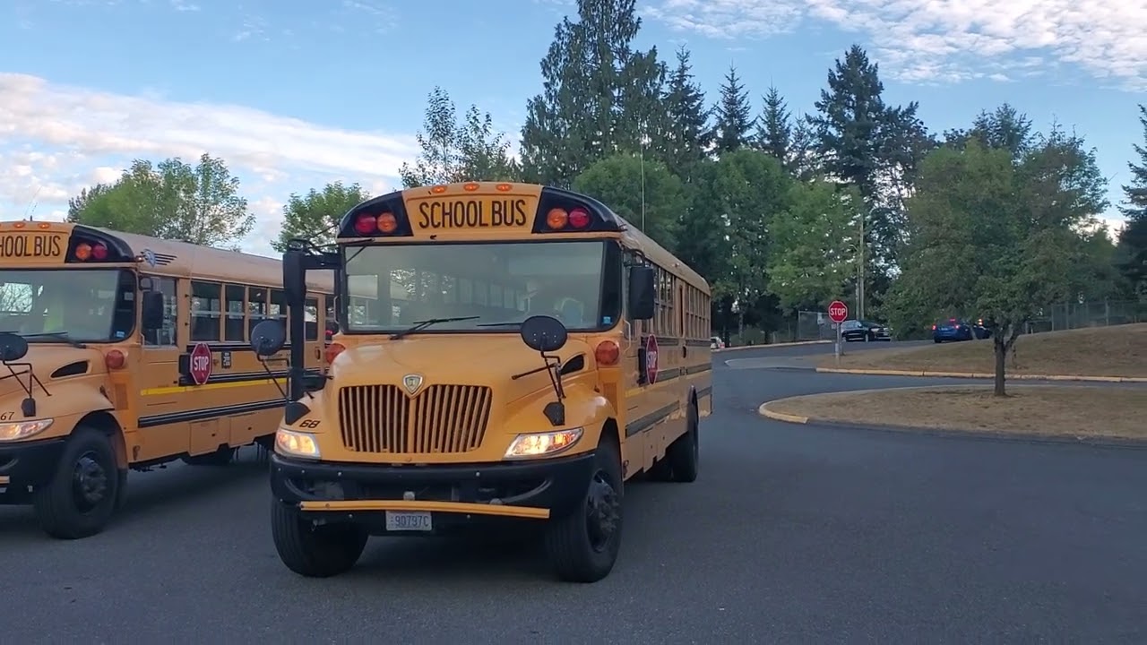 Bus 68 Startup (2009 IC CE MaxxForce DT) - YouTube