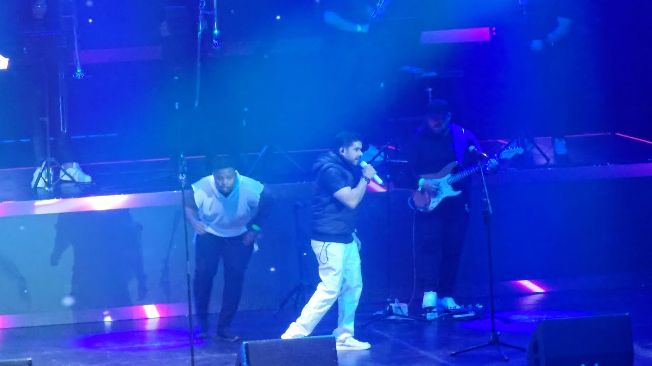 Jerry Rivera. ESA NIÑA - NADA SIN TI. En Vivo Chile 2023. 4k - YouTube