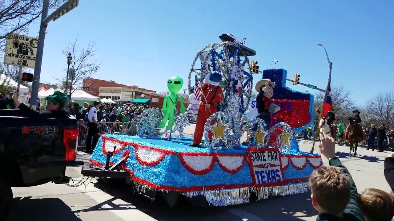State Fair of Texas float wows spectators at Mansfield Pickle Parade ...
