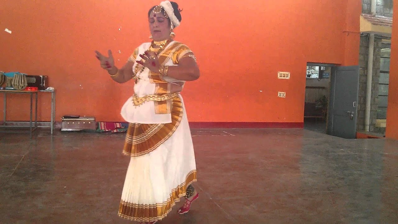 Usha Rani madam Dance performance at KV Mysore - YouTube