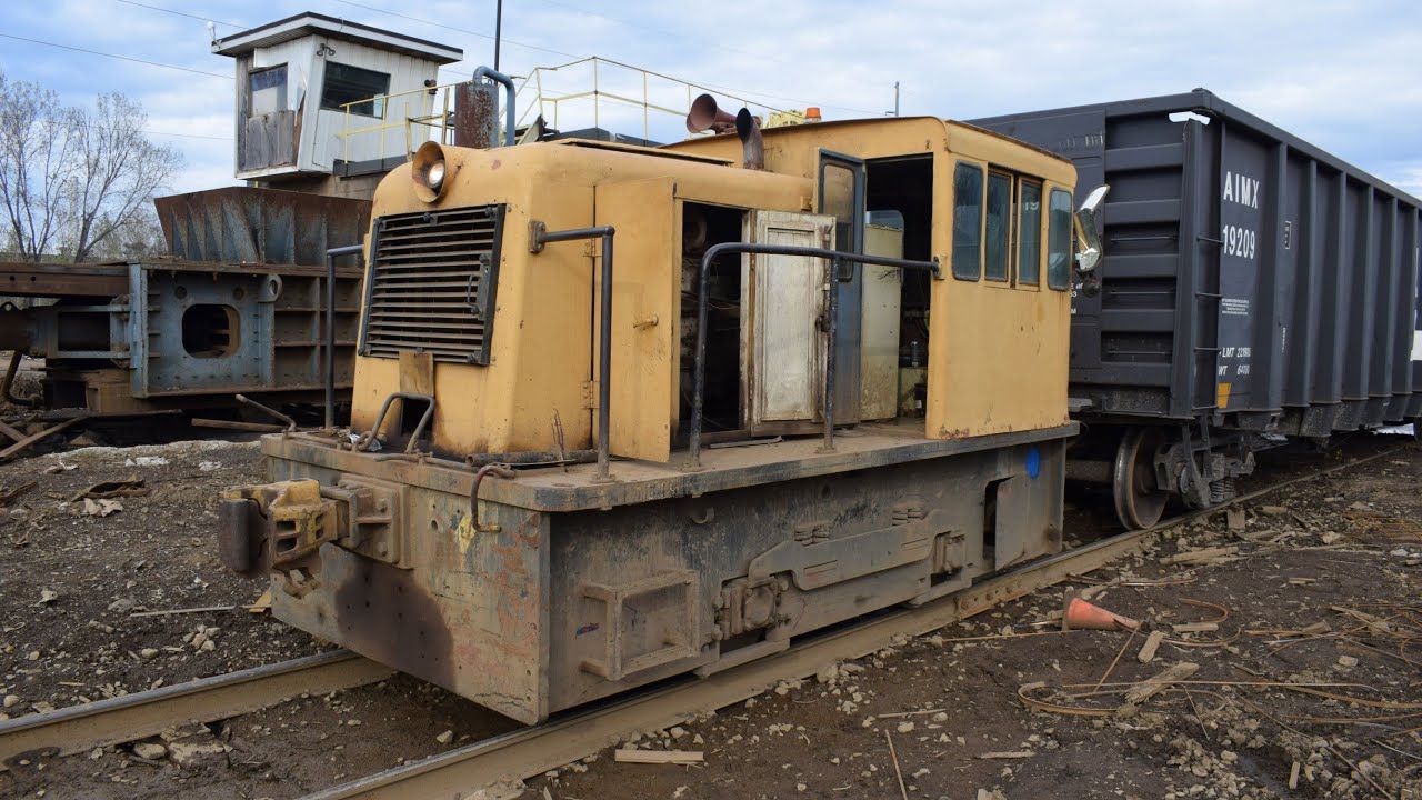 1940's General Electric Model 25 Rail Yard Switcher Powered By A Cummins HBI-600 - YouTube