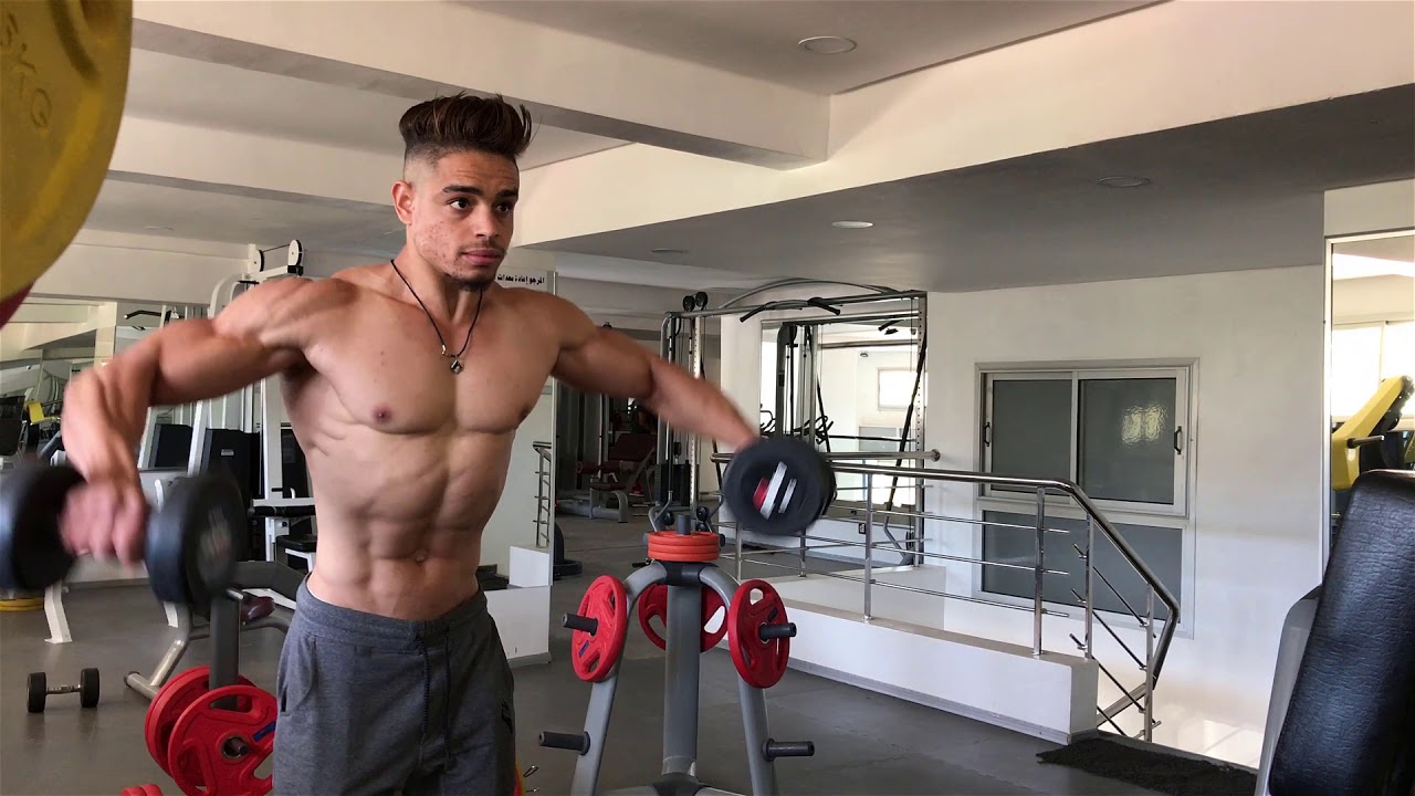 Flexing muscles - YouTube