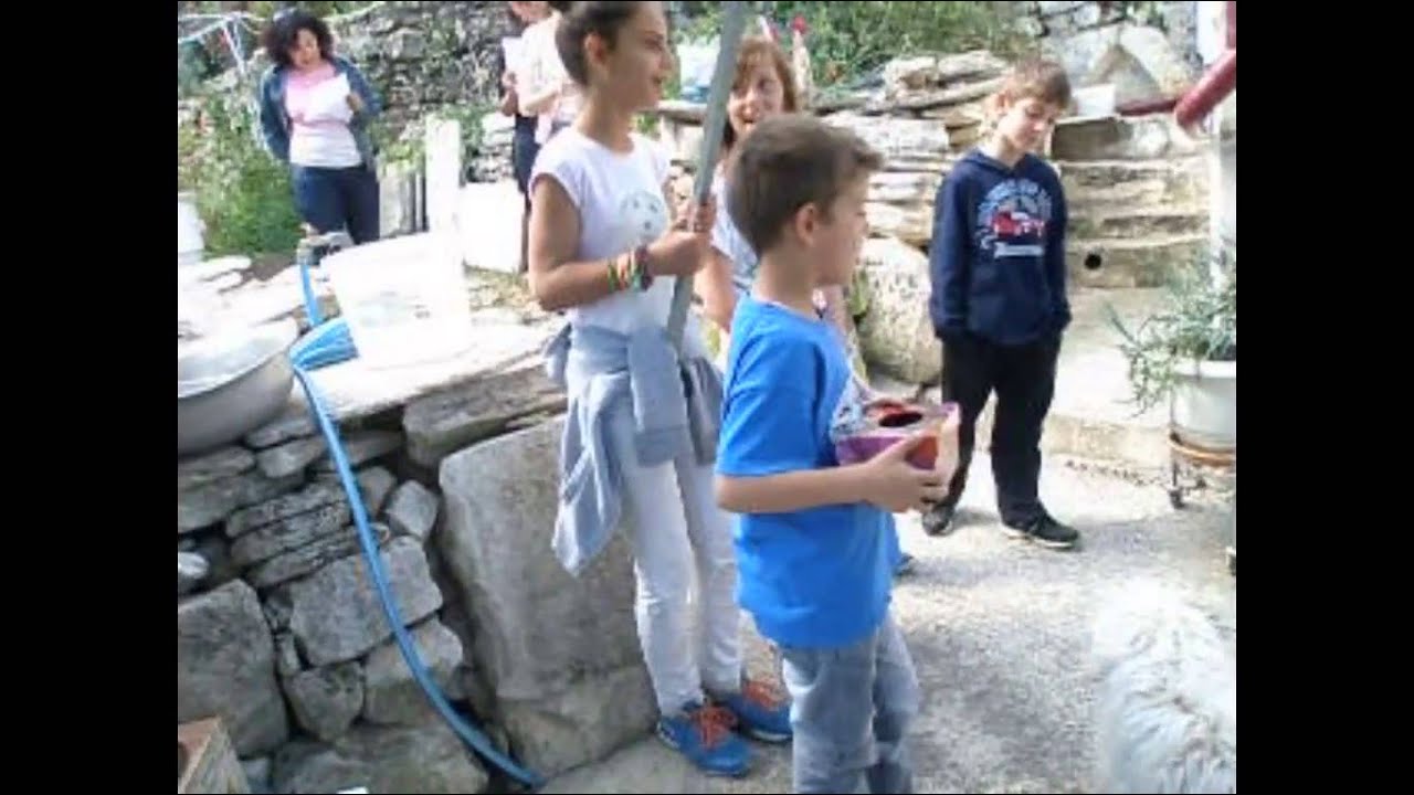 καλαντα του λαζαρου στο Γαβαλοχωρι 2014 - YouTube