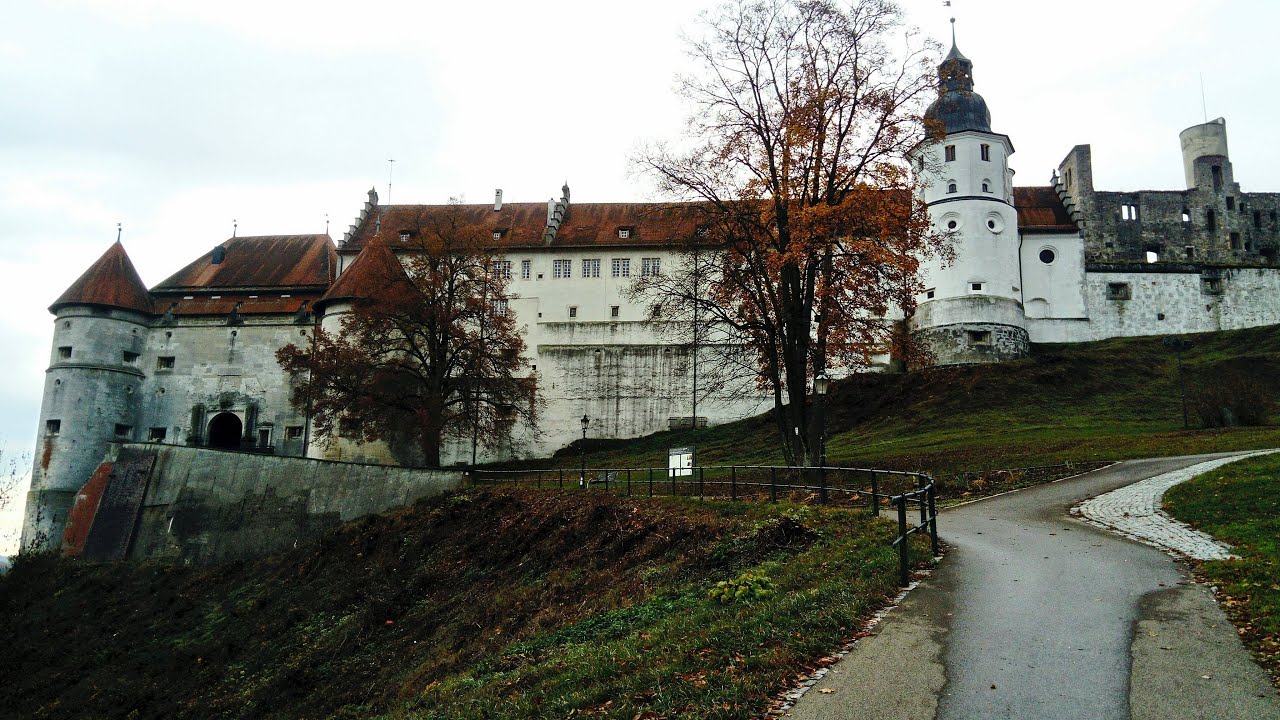 Schloss und Burg Hellenstein - YouTube