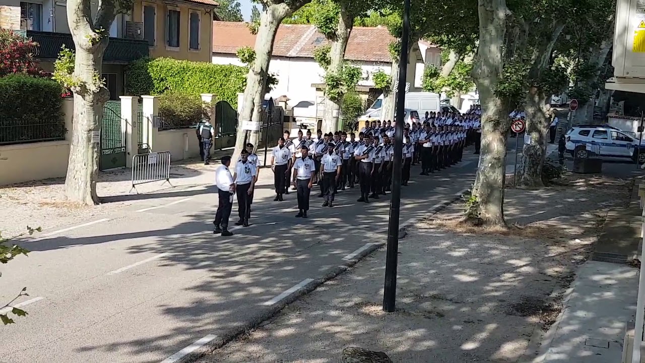 Marche militaire - YouTube