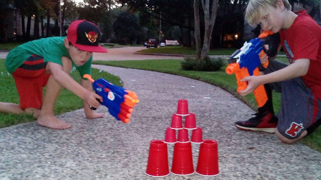 Cup stack battle - YouTube