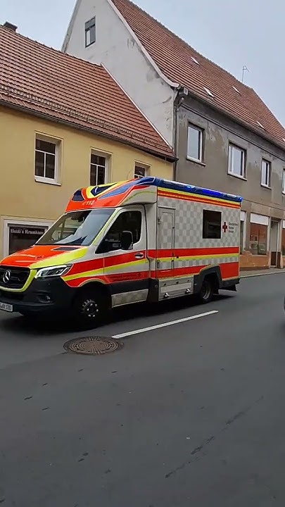 Rettungsdienst 🚑 RTW des DRK Gera auf #einsatzfahrt - YouTube