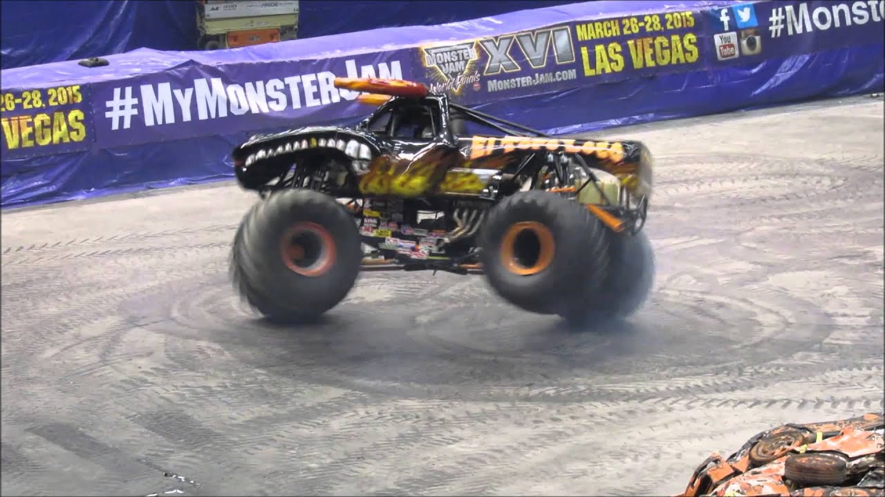 awesomest monster truck doughnut ever! el toro loco monster jam - YouTube
