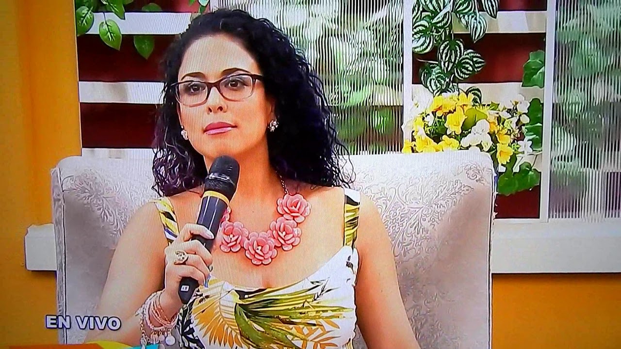 PECHUGONAS DE LA TV - YouTube