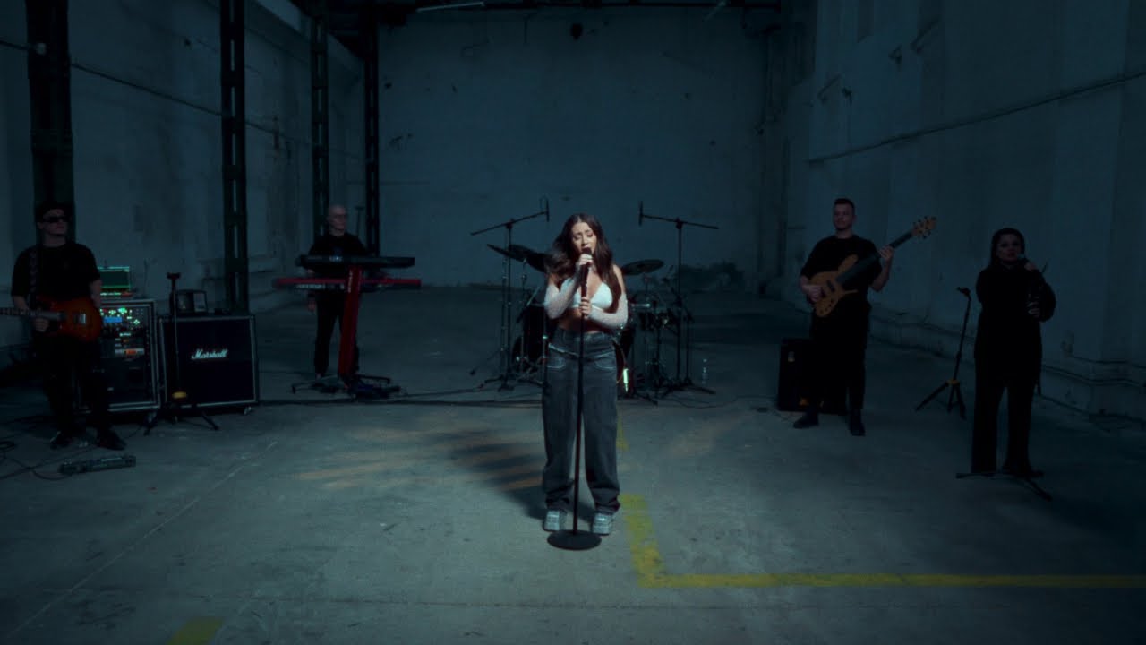 Nicole Cherry lansează varianta live a hitului ”Aș vrea să mă las de tine”