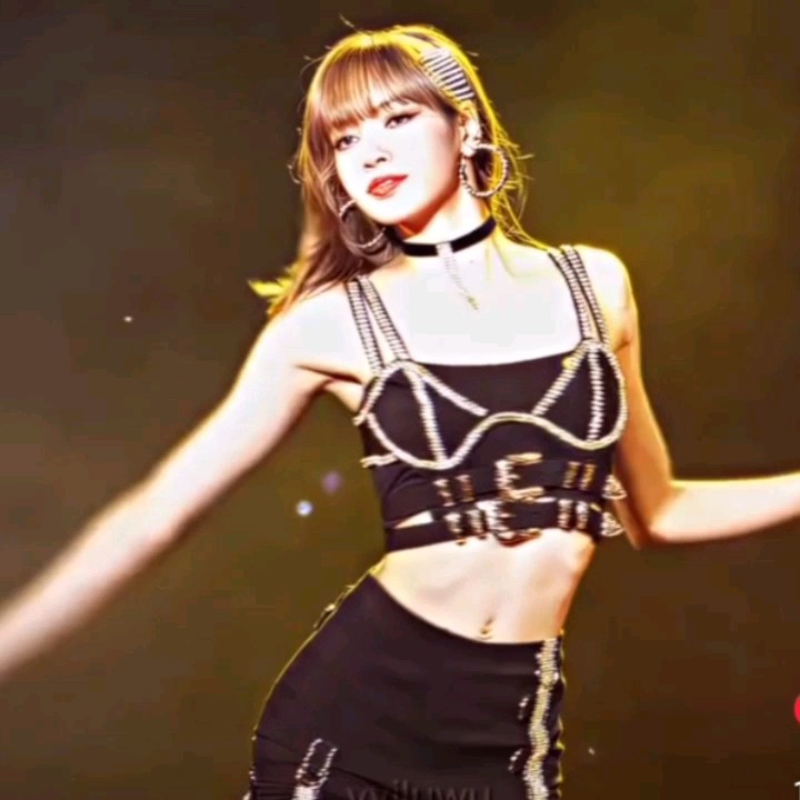Lisa 🔥 #blackpink #lalisa #lisa - YouTube