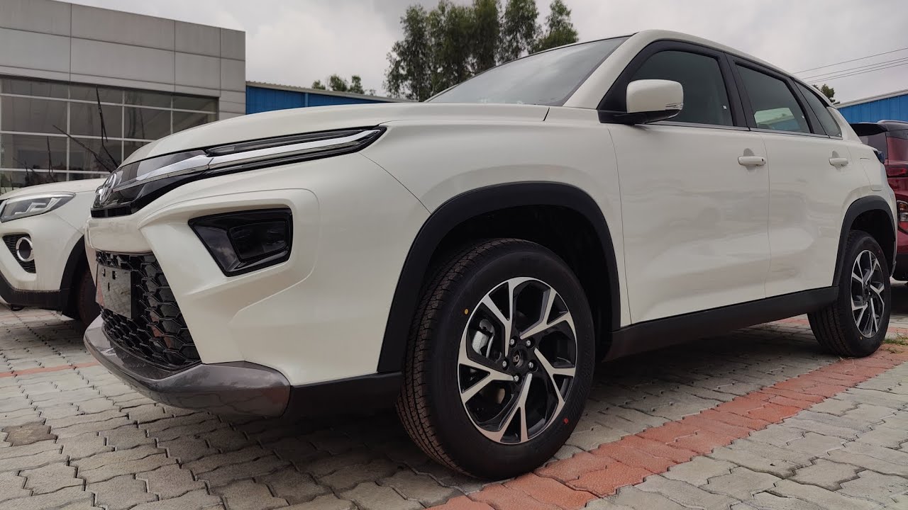 Toyota Urban Cruiser Hyryder G Variant - First Look! - YouTube