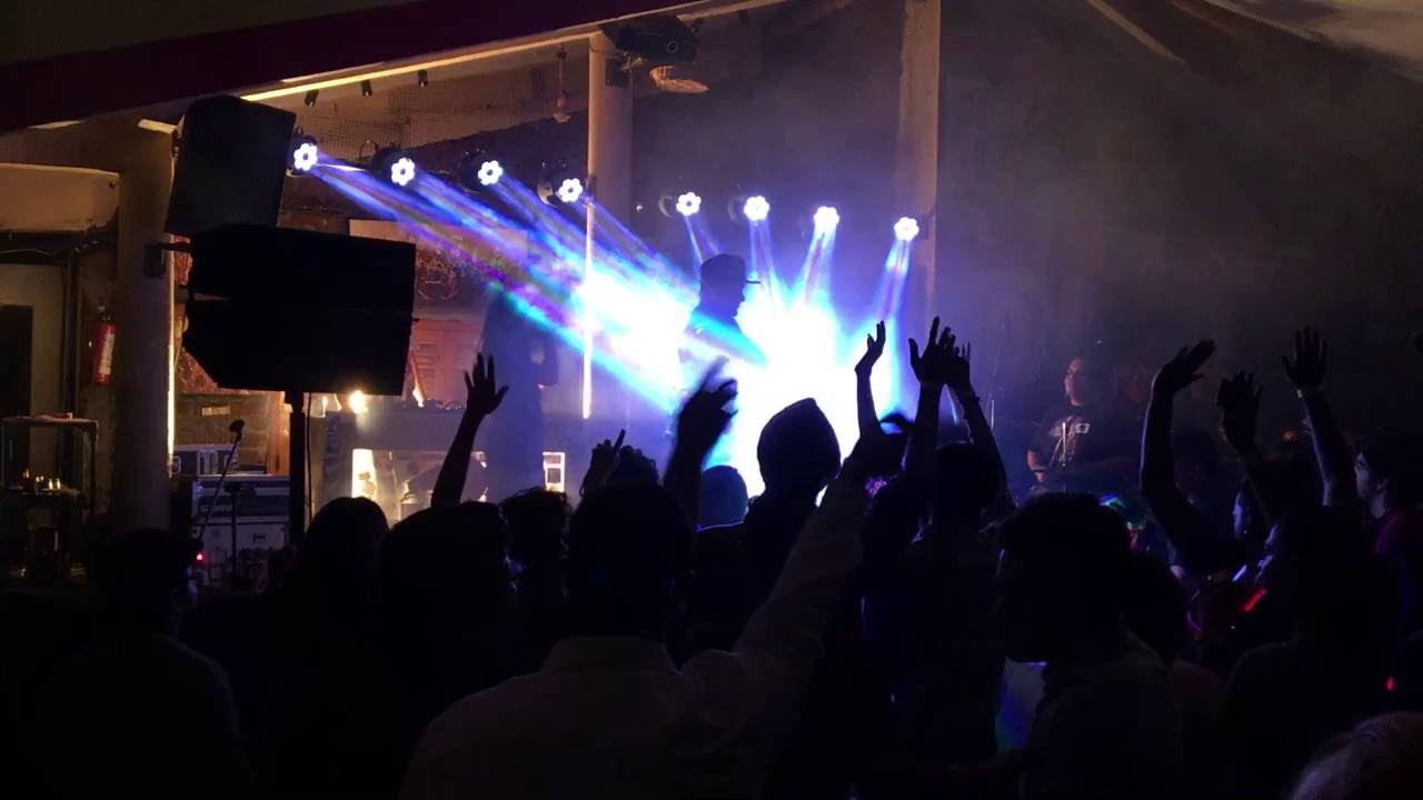 DIVINE Gully Gang - Voice Of the Streets - Live at High Spirits, Pune ...