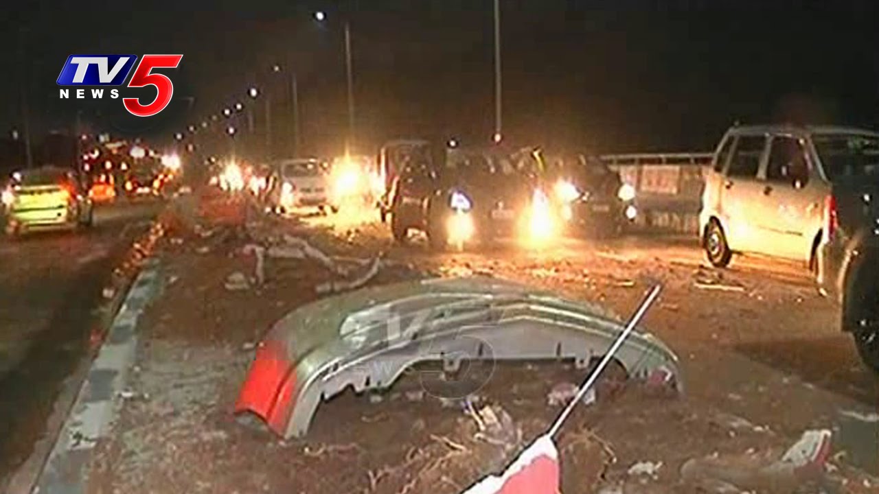 Car Accident At Hi-Tech City Flyover | 3 Injured | Hyderabad | TV5 News ...