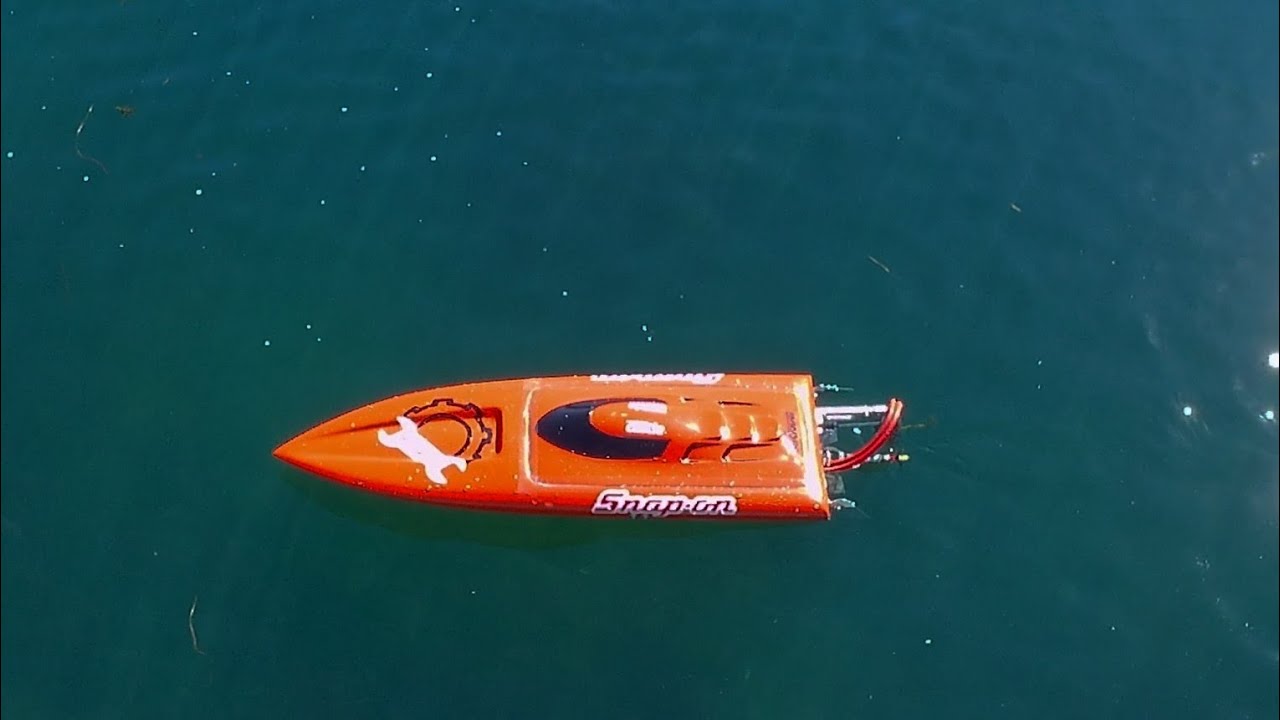 Delta Force 29 Snap On RC Boat at the big pond running 58 MPH - YouTube