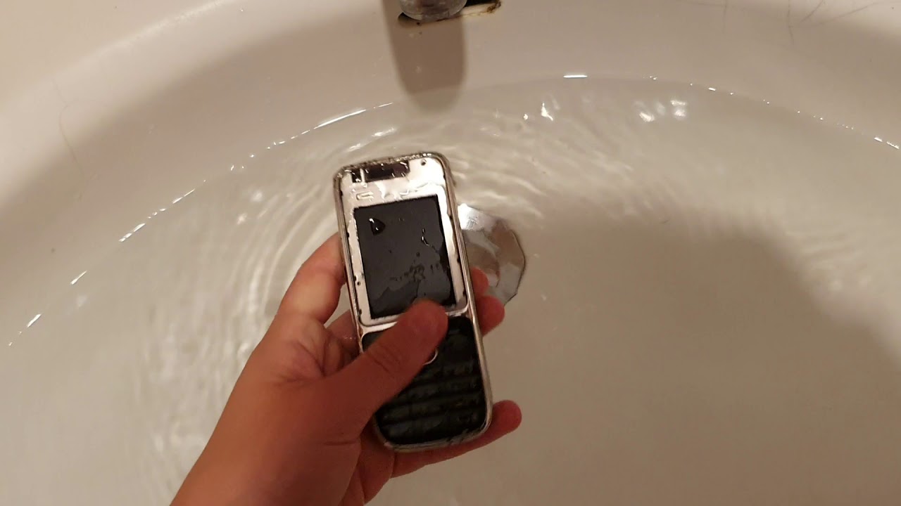 Are old nokia phones waterproof/resistant? - YouTube