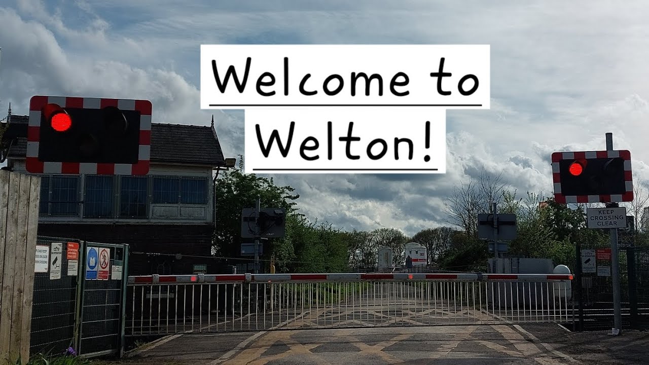 Welton Level Crossing | (EastRidingOfYorkshire) - YouTube