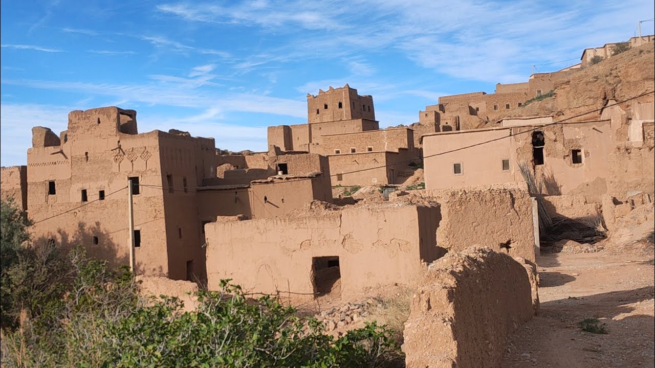 Trajet Ait Bouwalal Vers Ait Abdoune khmiss Dades . - YouTube