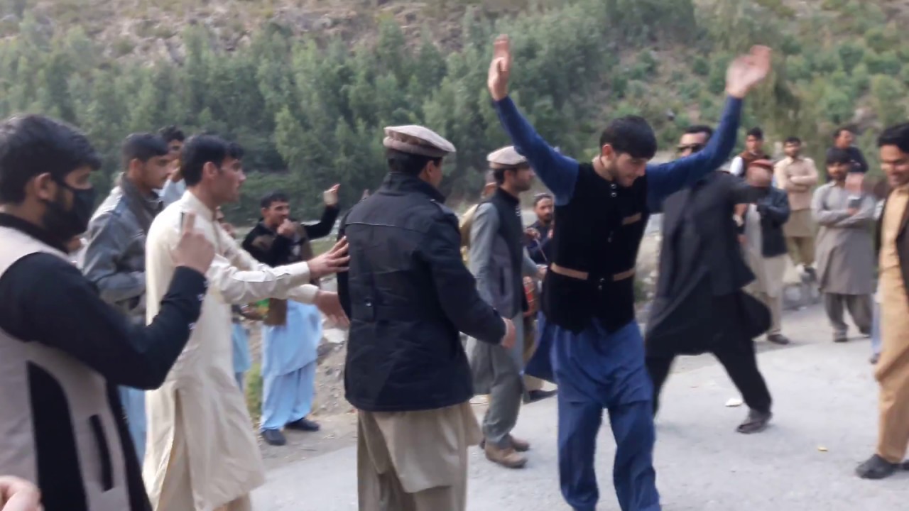 Swat beauty of KPK poshton culture dance - YouTube
