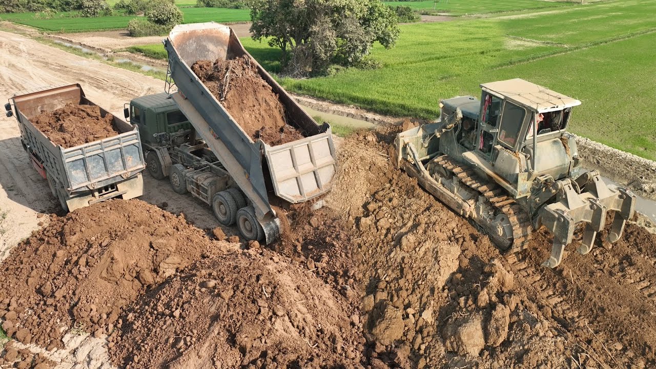 Extreme Build Long Road , Bulldozer SAMSUNG SD20 Year 1987 Push Soil ...