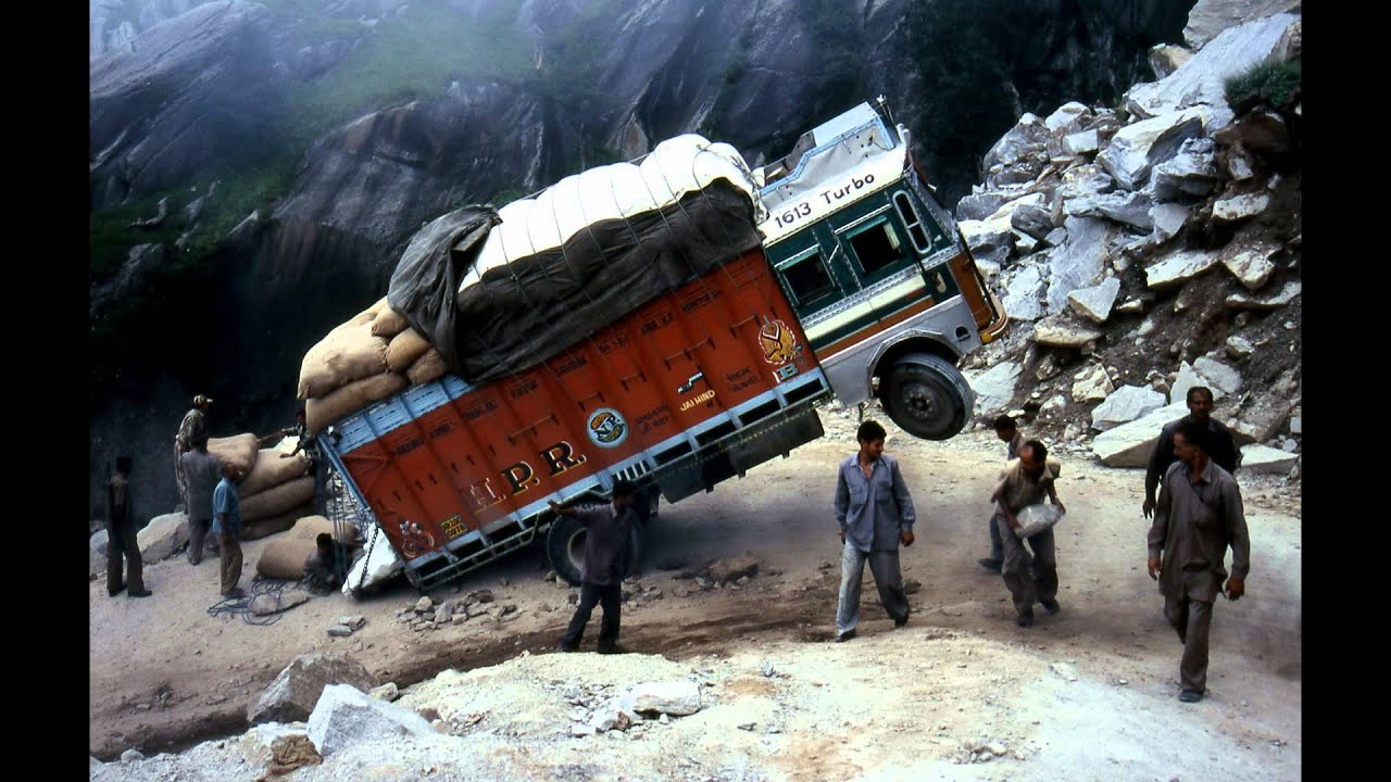 Best Truck Accidents Crashes, Wrecks In India Compilation - YouTube