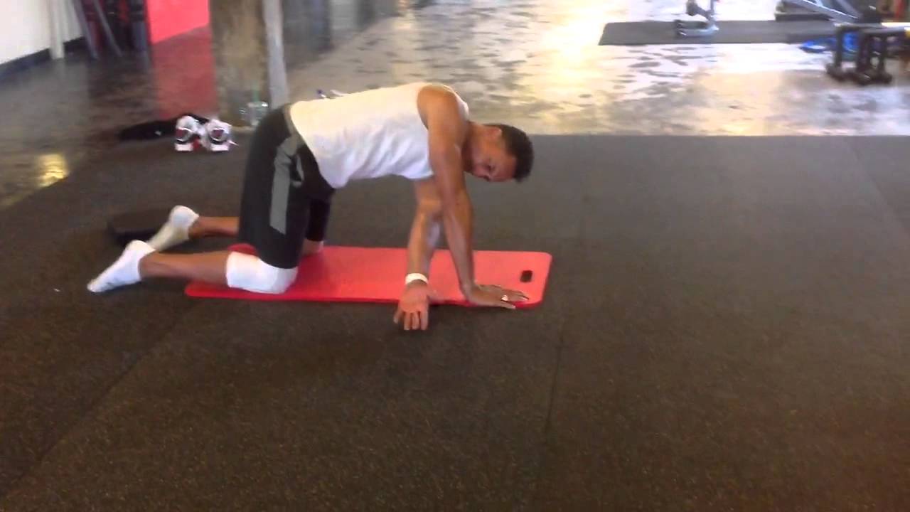 Full thoracic rotation in the extended position - YouTube