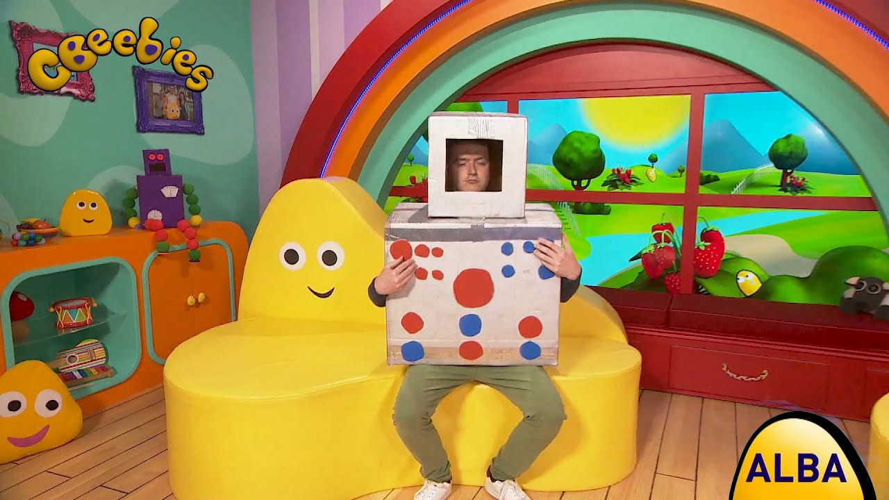 Ròbot | CBeebies ALBA | BBC ALBA - YouTube